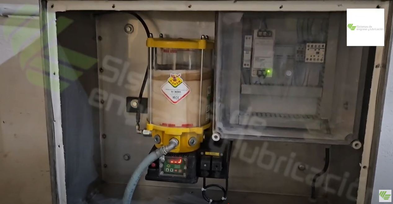 MONTAJE SISTEMA ENGRASE AUTOMÁTICO RAASM